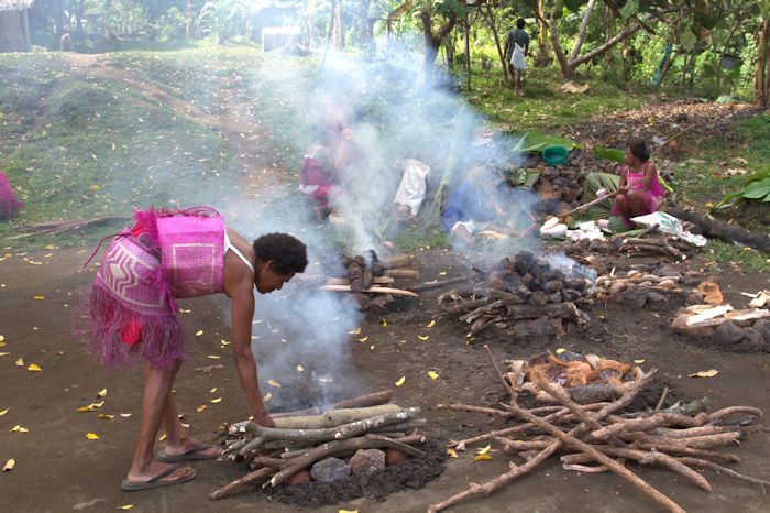 AMBAE Island - Lombenben volcano - Vui crater lake - Manaro crater ...